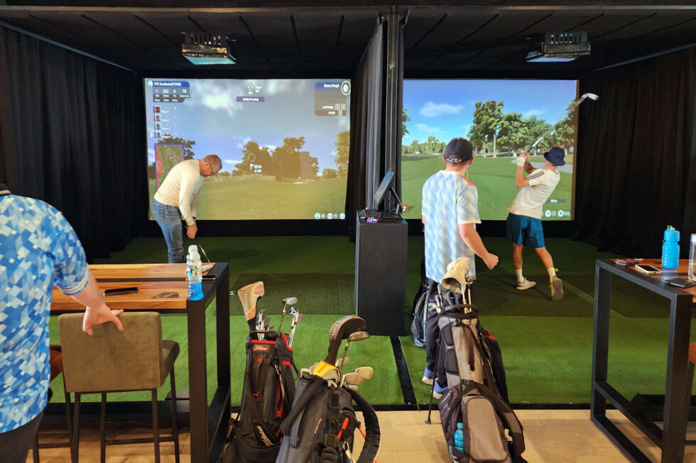 Golf Bar - Premium Indoor Golf Experience